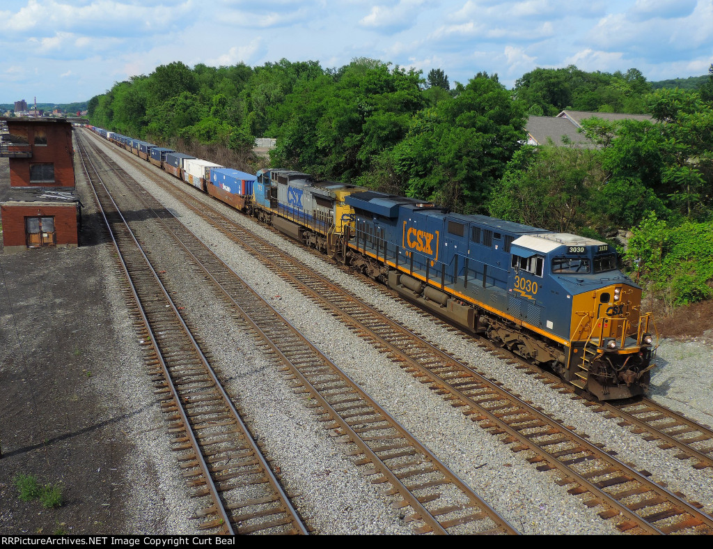 CSX 3030 and 7773